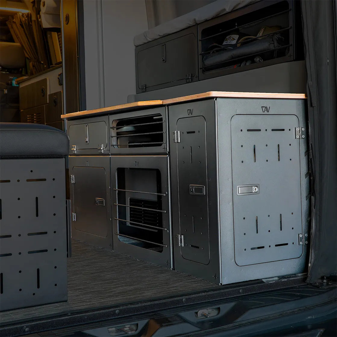 GLSS Passenger PRO with Pull Out Desk & H2O Box for Revel 21-24